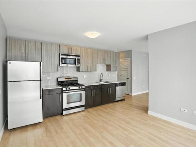 1 Br, 1 bath, Condo 330 E Wacker Dr
