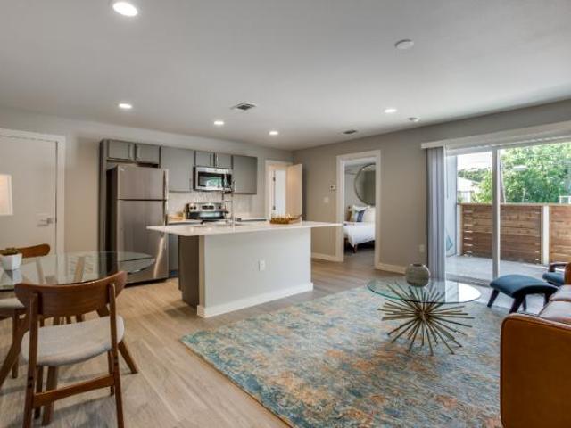 1 Br, 1 bath, Condo 3328 Cedarplaza Lane