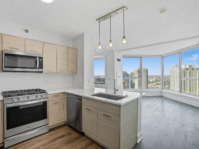 1 Br, 1 bath, Condo 332 N Canal St