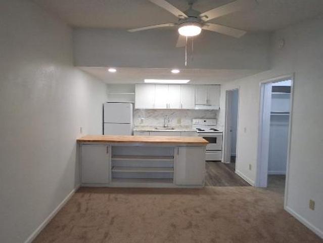 1 Br, 1 bath, Condo 33305 Ryan Drive