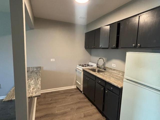 1 Br, 1 bath, Condo 3331 Commercial