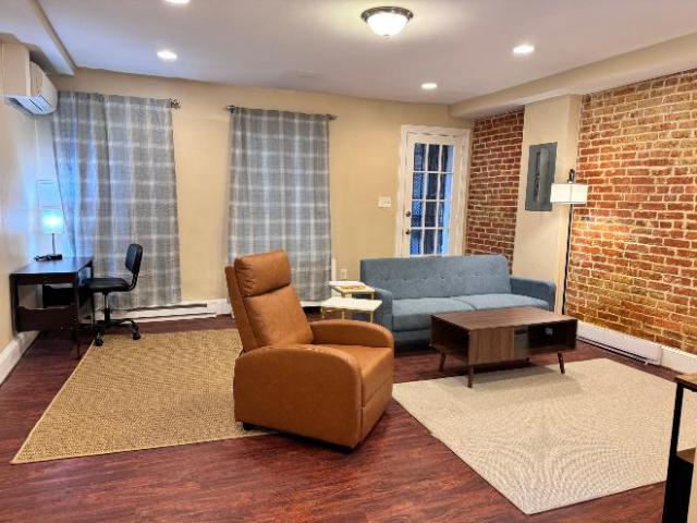 1 Br, 1 bath, Condo 333 C St SE Unit B