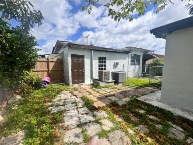 1 Br, 1 bath, Condo 3340 Nw 17 St Unit C
