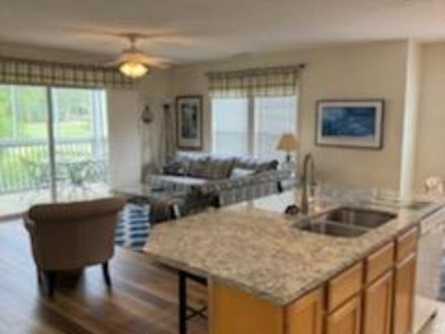1 Br, 1 bath, Condo 3350 Club Villa Dr