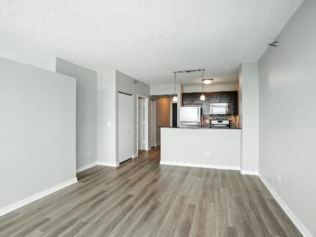 1 Br, 1 bath, Condo 335 East Ohio Street