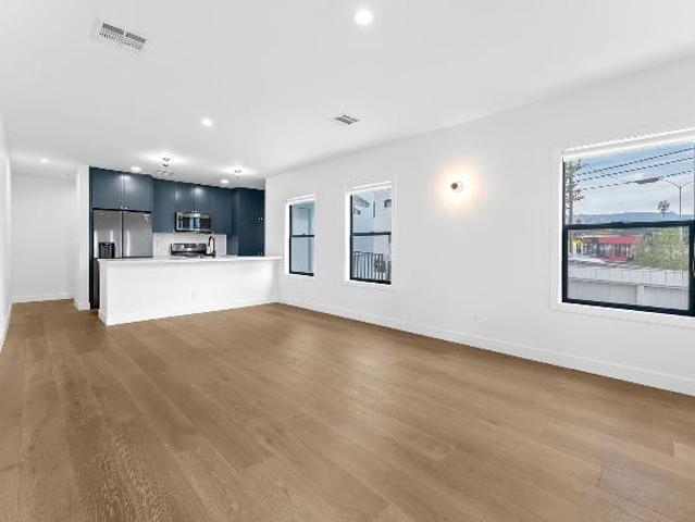 1 Br, 1 bath, Condo 3377 N Eagle Rock Blvd
