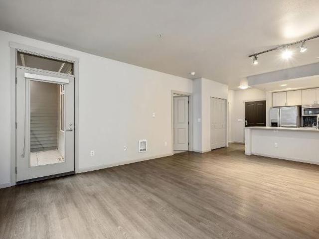 1 Br, 1 bath, Condo 37 103rd Avenue NE