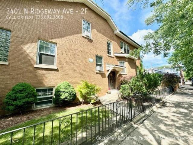 1 Br, 1 bath, Condo 3401 N Ridgeway Ave