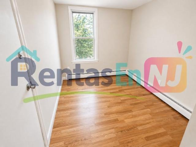 1 Br, 1 bath, Condo 341 Myrtle Ave