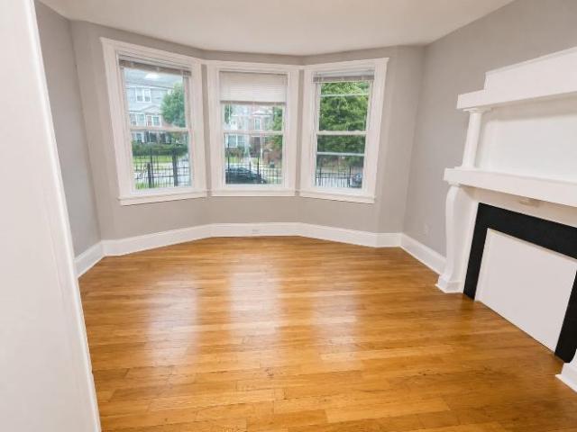 1 Br, 1 bath, Condo 342 Irvine Turner