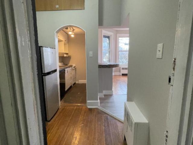 1 Br, 1 bath, Condo 3450 Clifton Ave