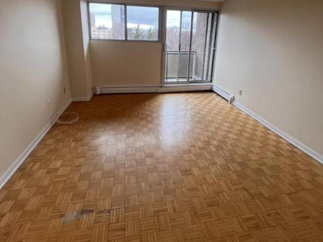 1 Br, 1 bath, Condo 345 Laurier Ave E