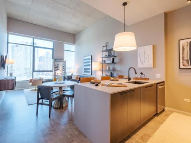 1 Br, 1 bath, Condo 34 N Sangamon St