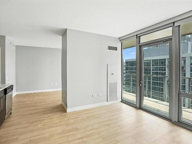 1 Br, 1 bath, Condo 351 East Wacker Dr