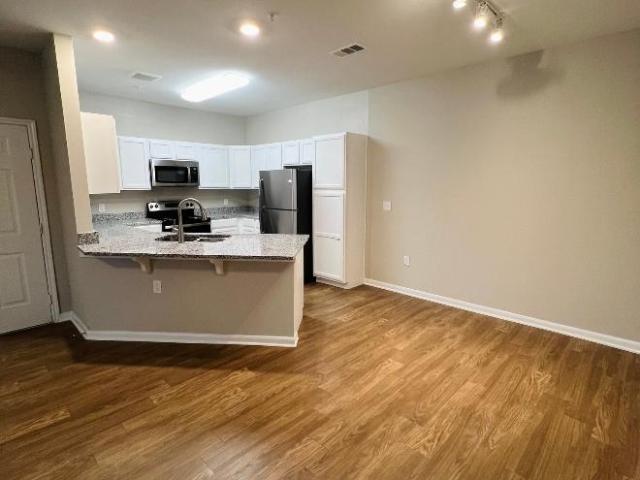 1 Br, 1 bath, Condo 351 Landing Ridge Dr