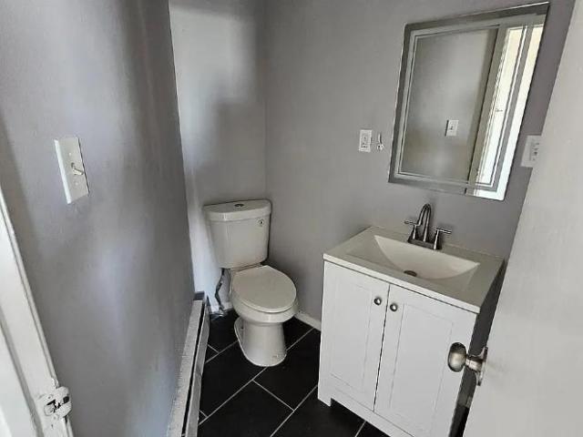 1 Br, 1 bath, Condo 352 New Brunswick Ave