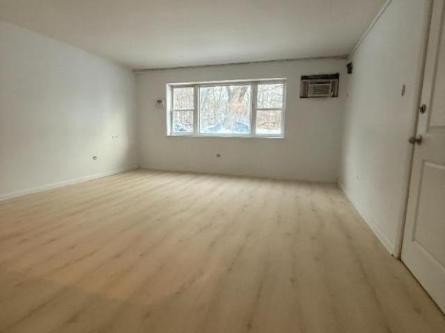 1 Br, 1 bath, Condo 3530 214th St