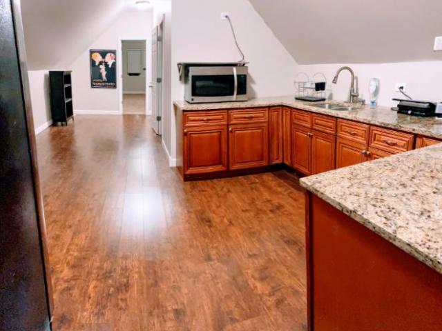 1 Br, 1 bath, Condo 3547 S Hermitage Ave