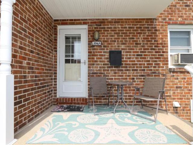 1 Br, 1 bath, Condo 3563 Bay Avenue