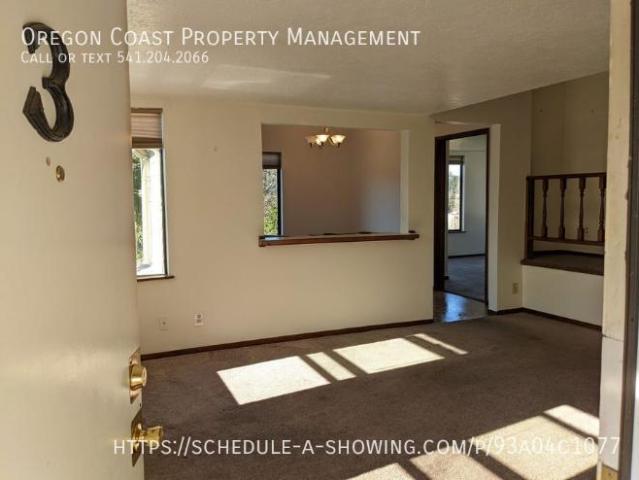 1 Br, 1 bath, Condo 356 SE Alder St