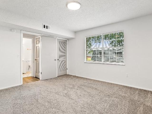 1 Br, 1 bath, Condo 357 Hillandale Rd