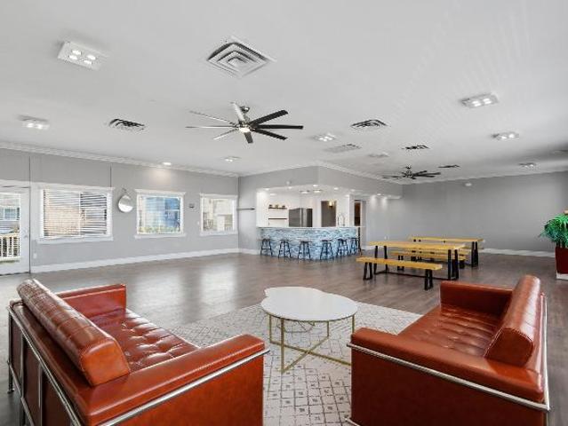 1 Br, 1 bath, Condo 358 Wymore Rd