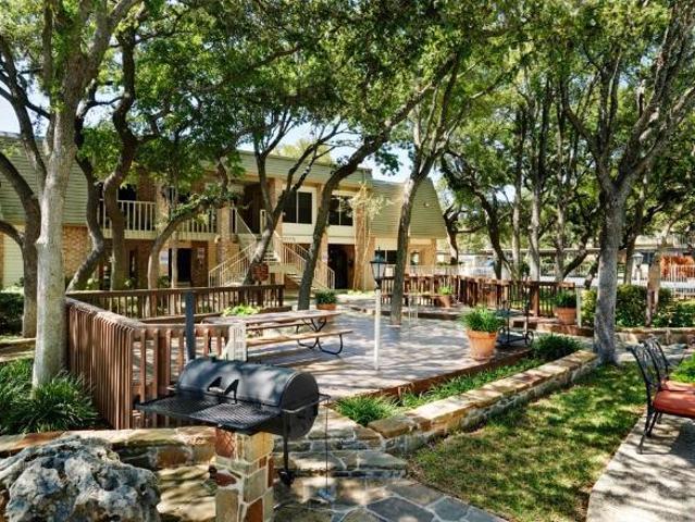 1 Br, 1 bath, Condo 3605 Steck Ave