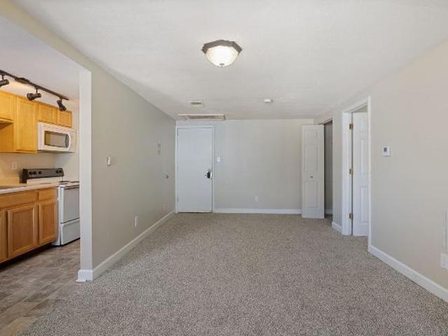 1 Br, 1 bath, Condo 3609 Balsam Ave
