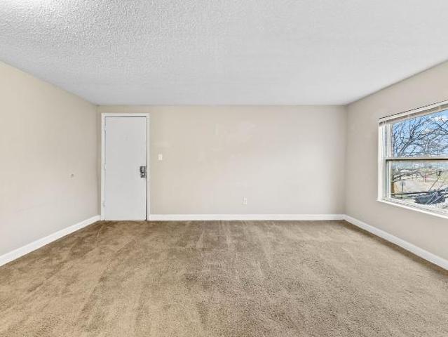 1 Br, 1 bath, Condo 3609 Balsam Ave