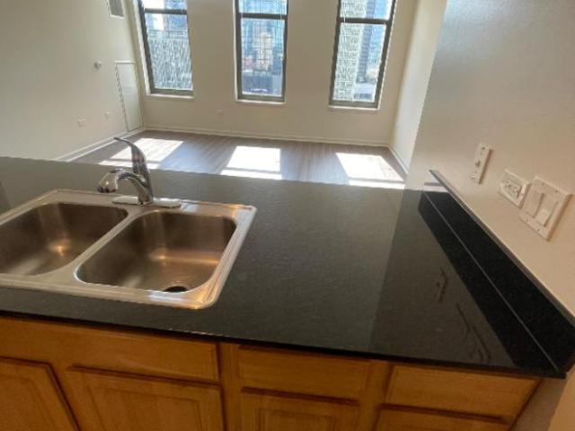 1 Br, 1 bath, Condo 360 N Jefferson St