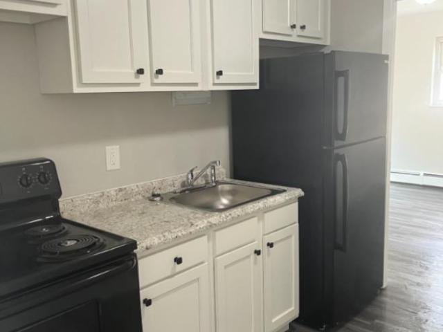 1 Br, 1 bath, Condo 3653 Mozart Ave