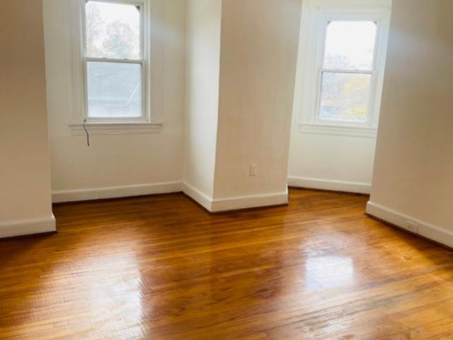 1 Br, 1 bath, Condo 3712 Parkside Dr