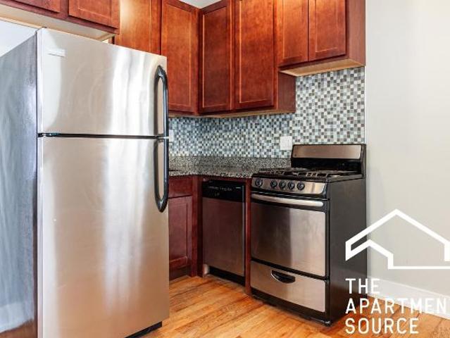 1 Br, 1 bath, Condo 3722 North Pine Grove Avenue