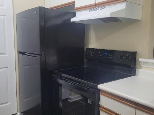1 Br, 1 bath, Condo 3786 Hitchcock Way