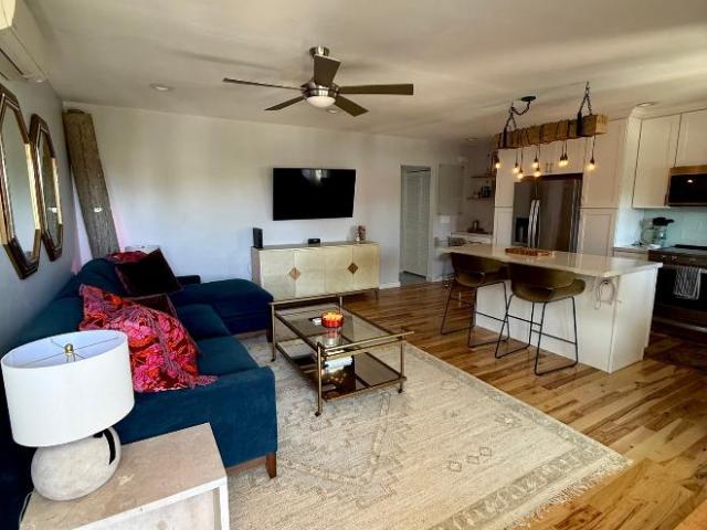 1 Br, 1 bath, Condo 3783 Wilson Ave