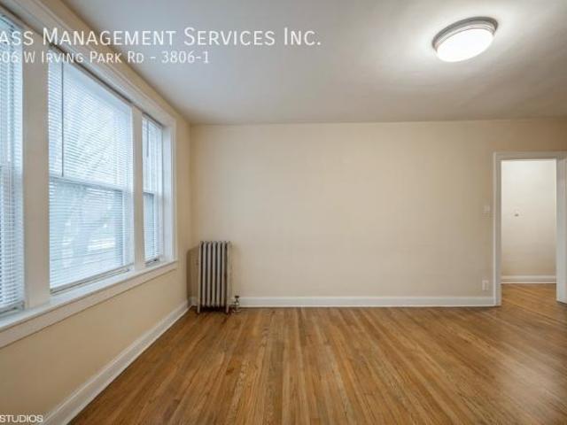1 Br, 1 bath, Condo 3806 W Irving Park Rd