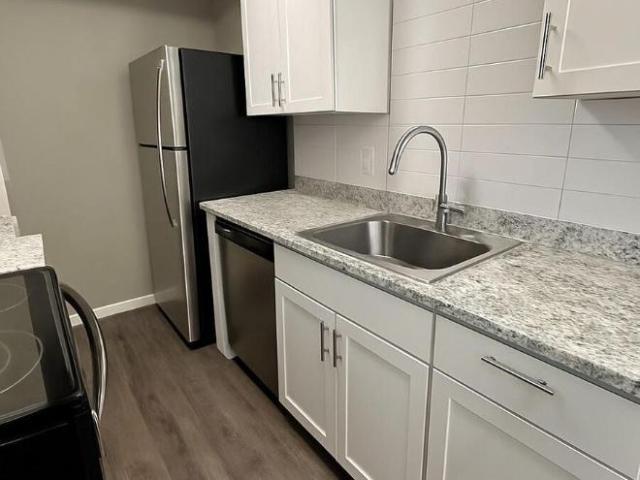 1 Br, 1 bath, Condo 3808 Sylvania Ave