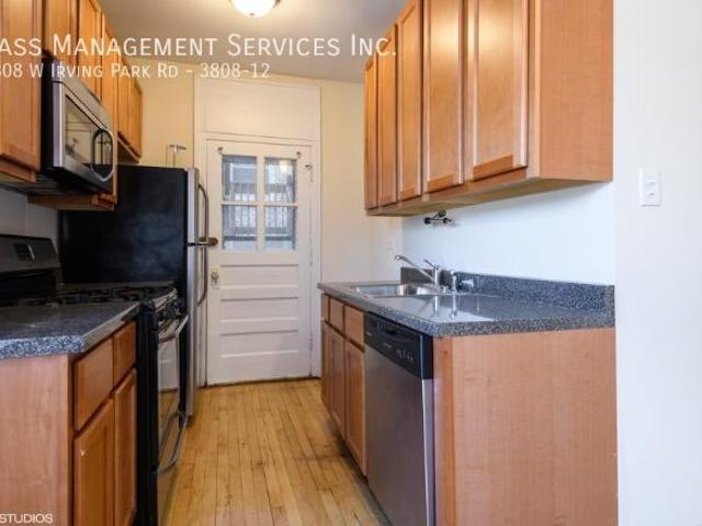 1 Br, 1 bath, Condo 3808 W Irving Park Rd