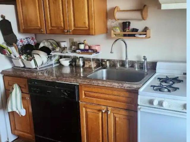 1 Br, 1 bath, Condo 381 Ives Street