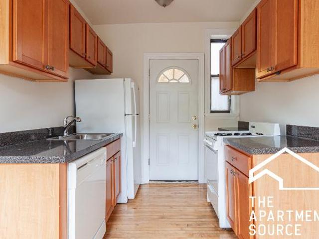 1 Br, 1 bath, Condo 3825 North Fremont St