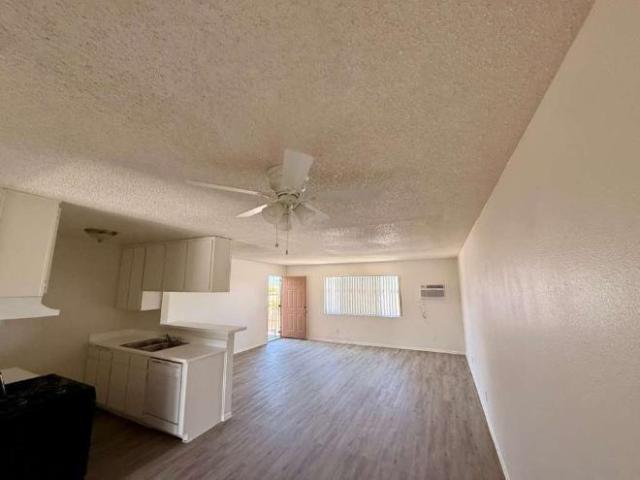 1 Br, 1 bath, Condo 38308 Division St