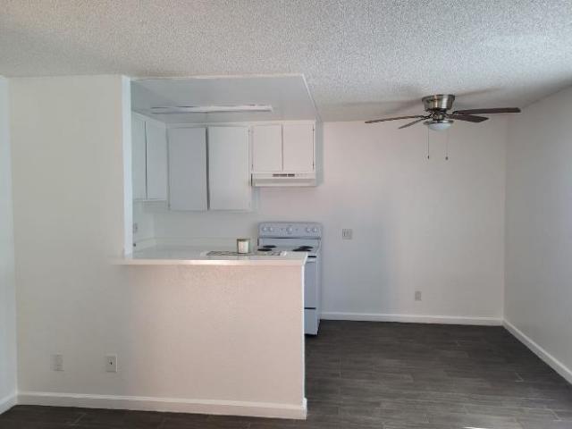 1 Br, 1 bath, Condo 38572 10th Place East