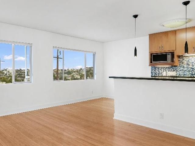1 Br, 1 bath, Condo 3907 Georgia St
