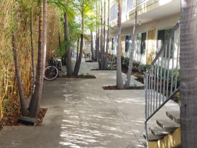 1 Br, 1 bath, Condo 3911 Oregon St
