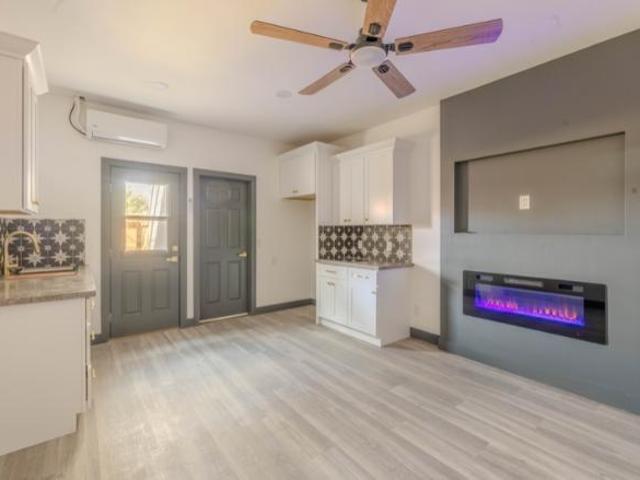 1 Br, 1 bath, Condo 3925 Verdugo Ln