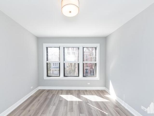 1 Br, 1 bath, Condo 3937 North Janssen Avenue