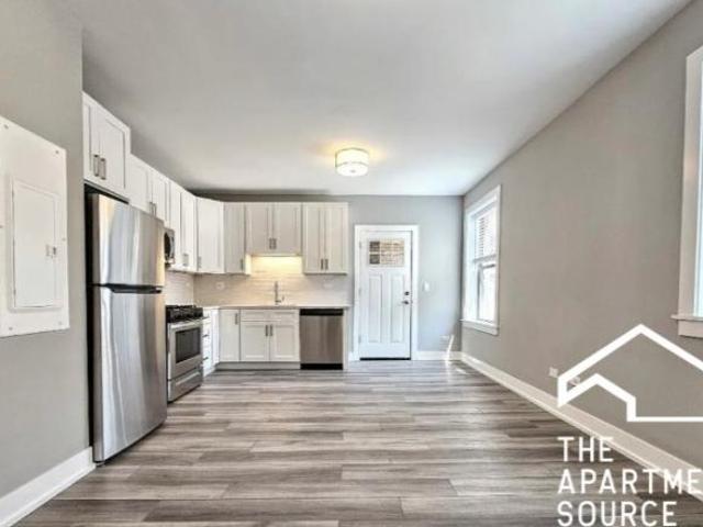 1 Br, 1 bath, Condo 3939 N Janssen Ave