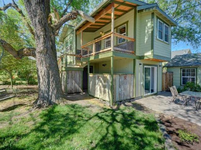 1 Br, 1 bath, Condo 393 N Laurel St