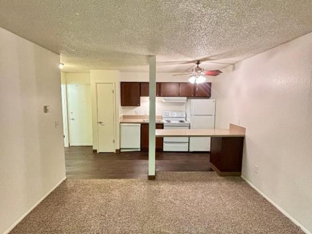 1 Br, 1 bath, Condo 3950 SW 102nd Ave