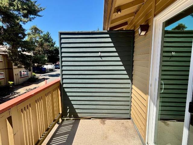 1 Br, 1 bath, Condo 3950 SW 102nd Ave